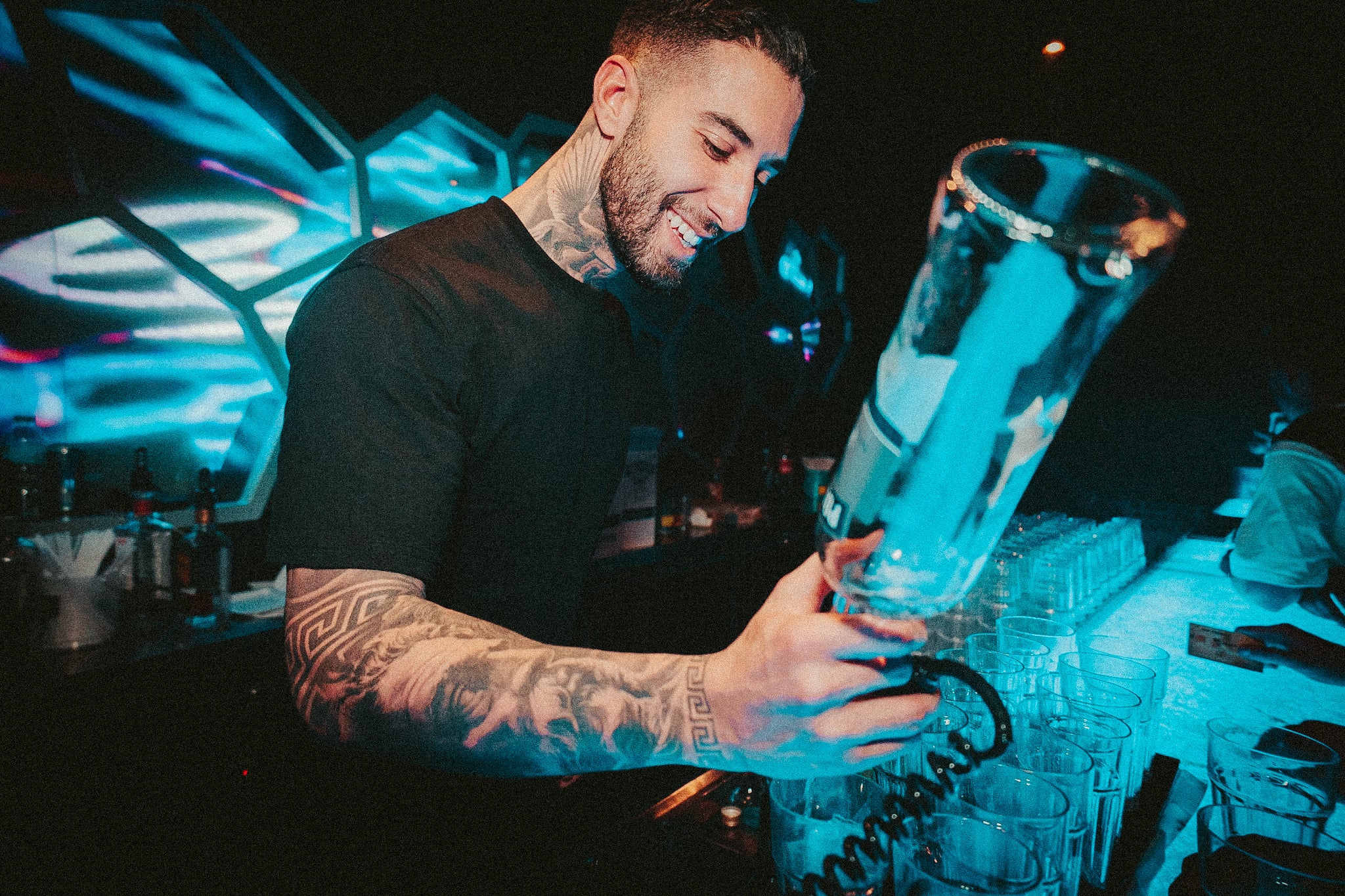 Capturing the Party: A Practical Guide to Nightclub Photography – Kevin ...